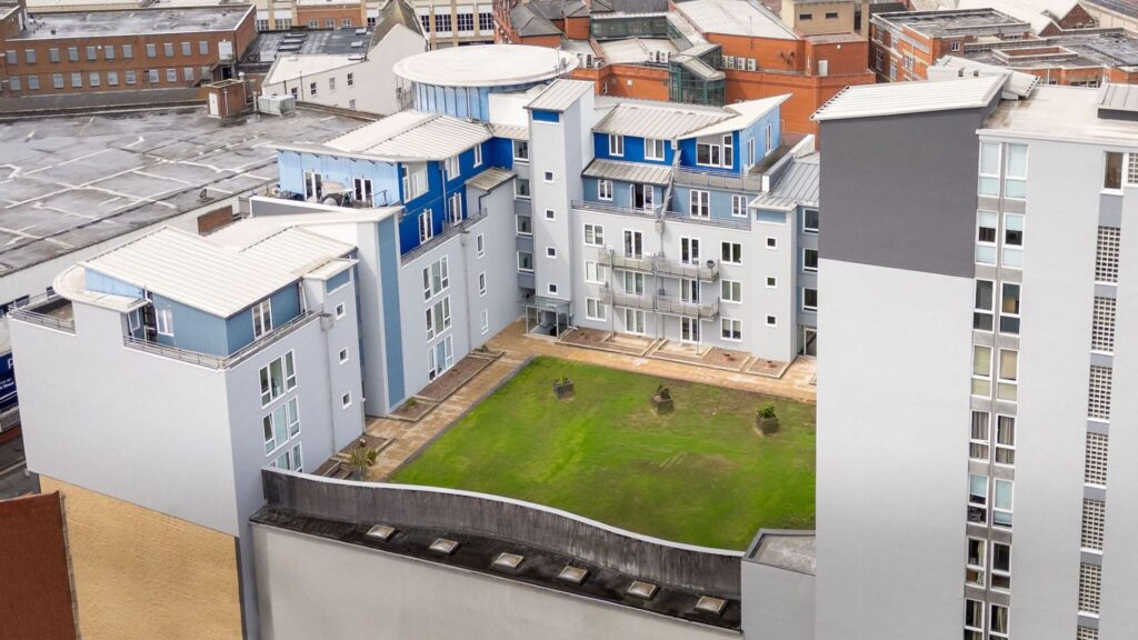 Plaza 21 - Topek Southern Ltd